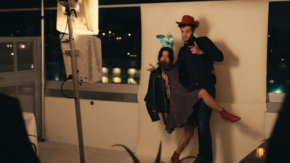 Фильм Плюс один (2019) (Plus One (2019)): фото, видео, список актеров - Вокруг ТВ.